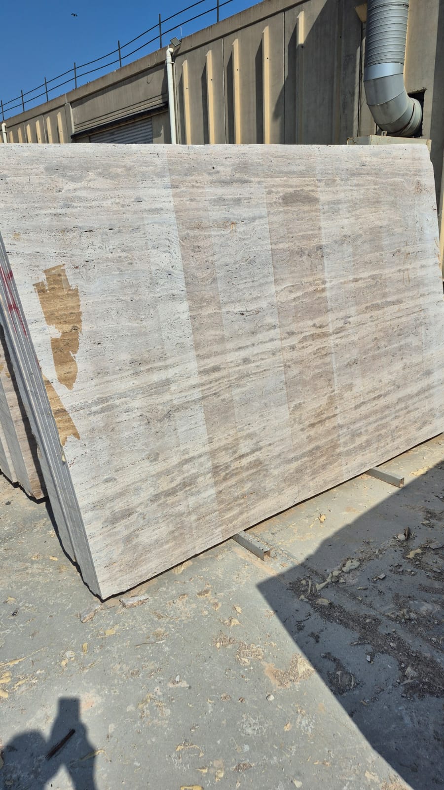 185 x 275 x 2 cm Vein Cut TRV Slabs 25.00 USD / m2